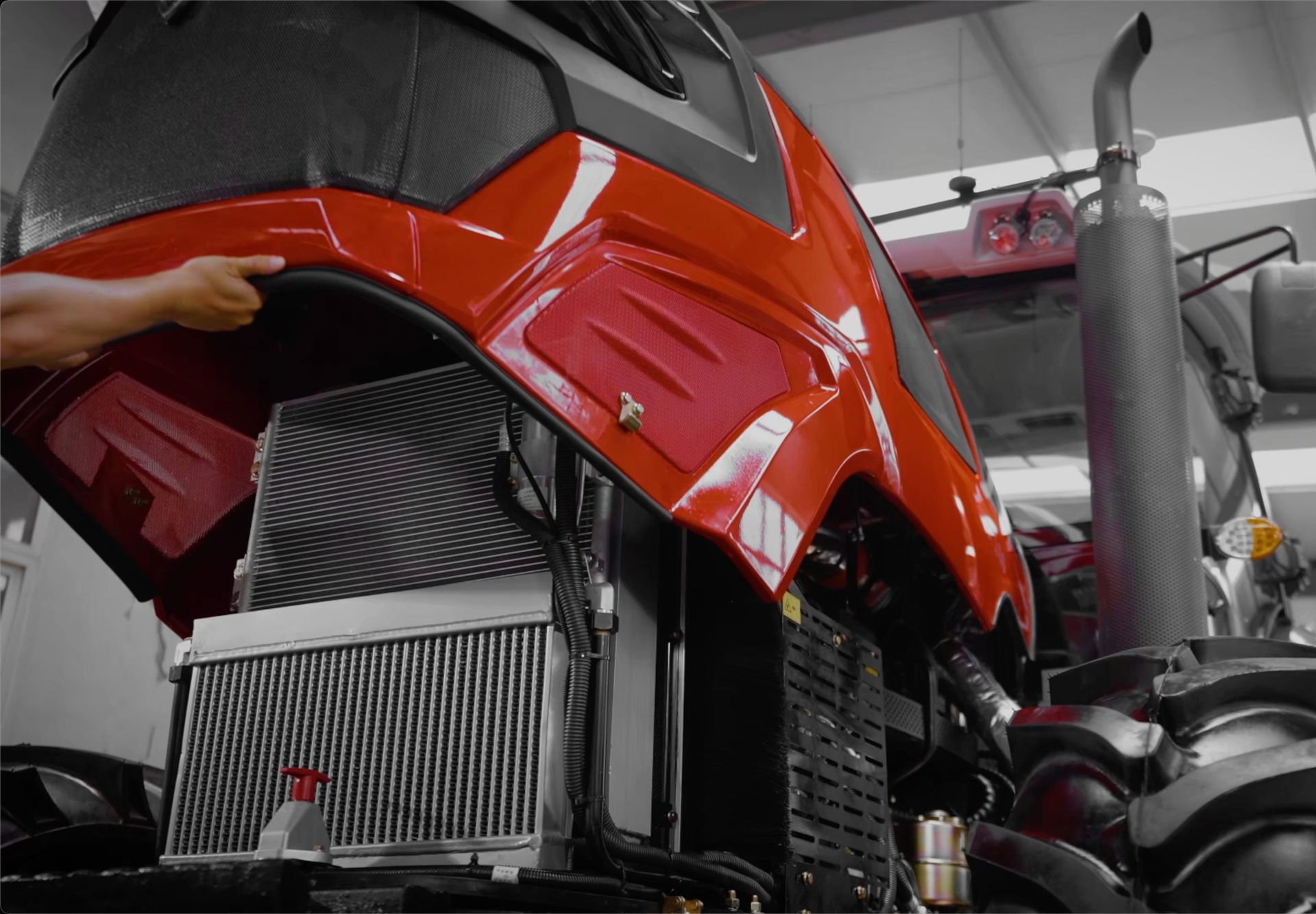 Ragnar R160 | Long-lasting, High-capacity and Comfortable 160HP 4WD Tr